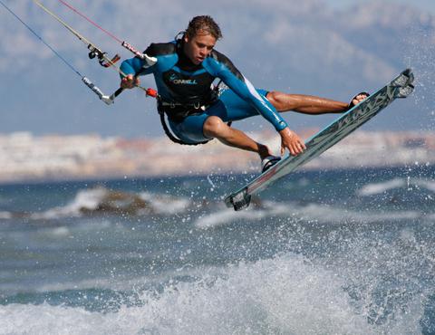 Windfinder News - Kevin Langeree, 2009 Kiteboarding World Champion...
